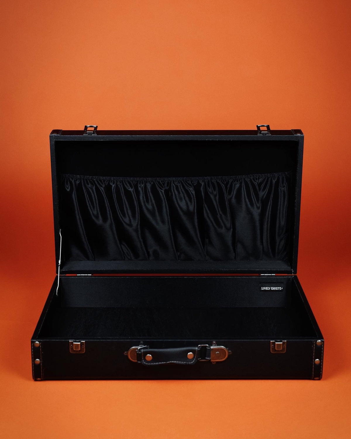 Haunted Hallows Vintage Trunk | Lively Ghosts